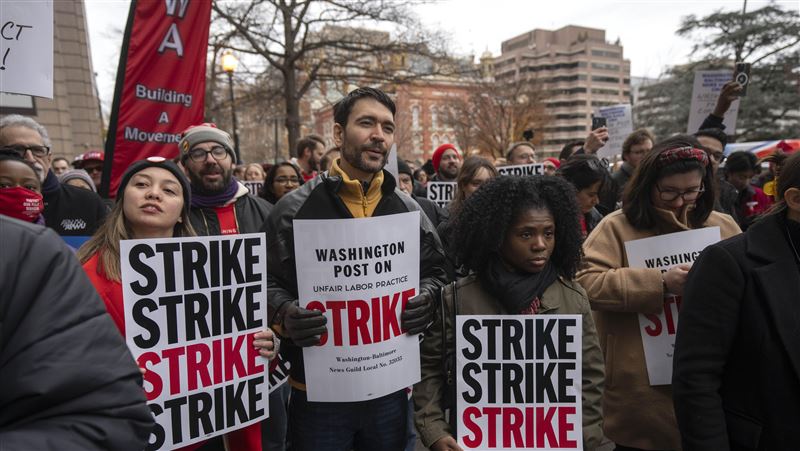 勞資合約談不攏！華盛頓郵報700職員怒走上街頭 罷工24小時 | 國際 | 三立新聞網 SETN.COM