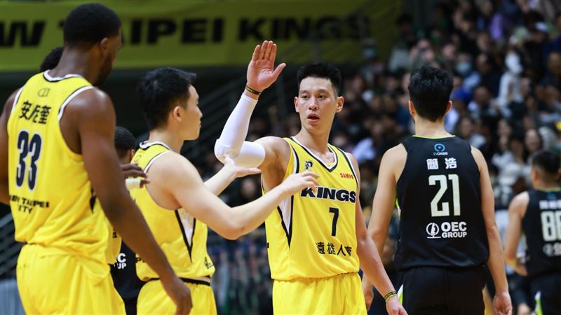 林書豪歸隊狂飆43分！國王32分差斬殺龍頭夢想家 爽收2連勝 | 運動 | 三立新聞網 SETN.COM