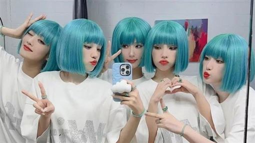 IU&V根本顏值霸凌！電影規格拍MV 「33秒預告」吸85萬人看 | 娛樂星聞