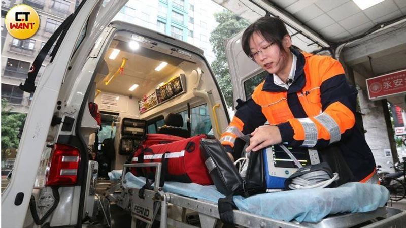 奪年度十大傑出救護員 她看盡生死「救回OHCA最樂」 | 社會 | 三立新聞網 SETN.COM