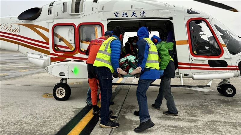 澎湖驚傳鄰居兇殺案！老翁遭「112公分魚刀」狠砍 大量失血急送醫 | 社會 | 三立新聞網 SETN.COM