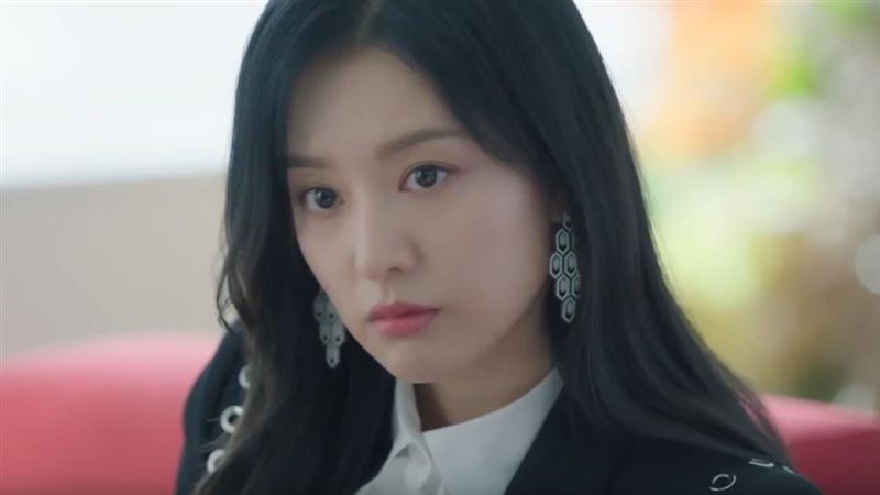 《淚之女王》金智媛花錢不手軟!前兩集「百萬耳環」展現女王氣勢 娛樂星聞