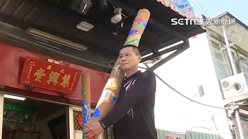 白沙屯媽祖進香！信徒扛重逾50公斤「大支香」徒步400公里 | 生活 | 三立新聞網 SETN.COM