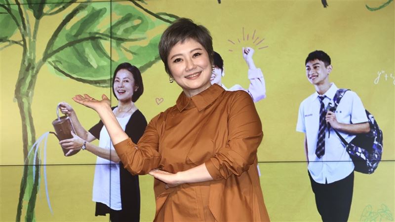 劉曉憶哽咽了 77歲孔蘭薰坐輪椅洗腎！許願想開演唱會曝病況 | 娛樂星聞 | 三立新聞網 SETN.COM