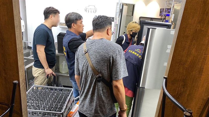 台中EMPEROR、御帝和牛燒肉店涉存放過期肉 檢調搜索帶回8人 | 生活 | 三立新聞網 SETN.COM