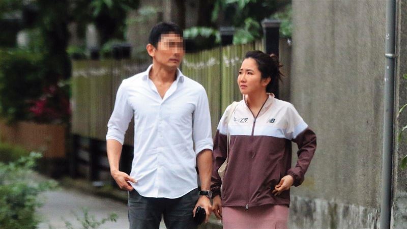 保護5年律師男友！直擊42歲謝忻咖啡約會煲愛 好友沒見過他真面目 | 娛樂星聞 | 三立新聞網 SETN.COM