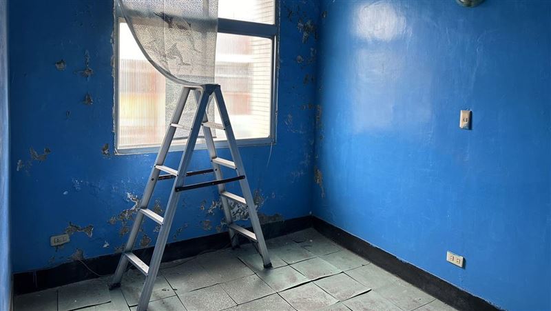 台南南區凶宅斷崖式降價⋯4樓公寓「550萬↓145萬」急售！網急問細節 | 生活 | 三立新聞網 SETN.COM