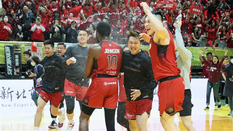 T1季後賽／老4傳奇！下半場逆轉中信特攻 臺北戰神成軍首年就闖冠軍戰 | 運動 | 三立新聞網 SETN.COM