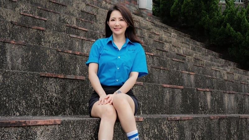 謝忻高中入學掀暴動！「2000男:22女」一排男生列隊歡迎、學長輪流接送 | 娛樂星聞