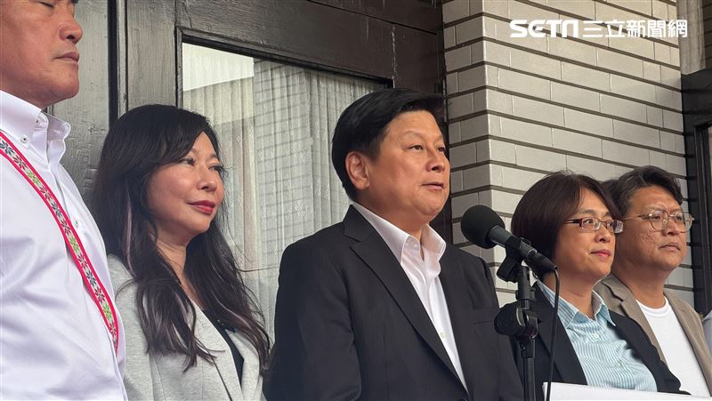 傅崐萁退讓！花東快、0403震災重建條例「不審議改主決議」 | 政治 | 三立新聞網 SETN.COM