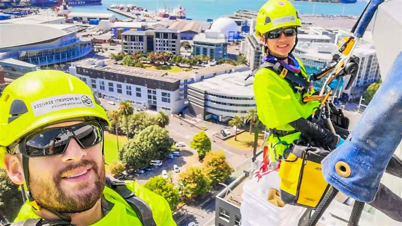 台灣女孩考上高空繩索證照！加拿大當「蜘蛛人」身高155公分背7公斤上工 | 生活 | 三立新聞網 SETN.COM