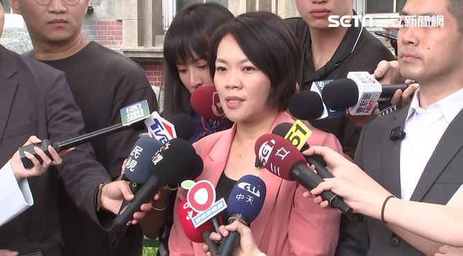 400萬入柯文哲私人戶頭！簡舒培踢爆疑點「木可是金庫」：左右手簽合約 | 政治 | 三立新聞網 SETN.COM