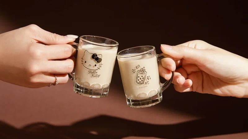 奶茶控必訪！Hello Kitty 搭「2024奶茶夏季慶典」主題派對 | 專欄 | 三立新聞網 SETN.COM