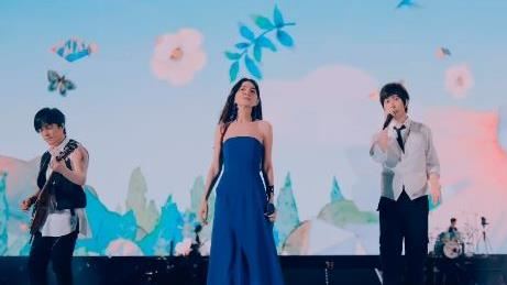 傳買下天價版權費！五月天合唱Ella影片「回來了」阿信喊：永遠的SHE | 娛樂星聞