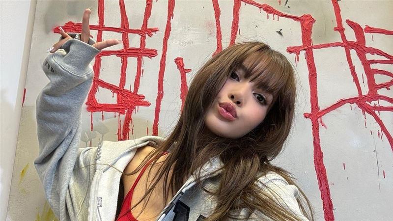 BLACKPINK Lisa 11月降臨高雄！詳細地點「陳其邁15字回應了」 | 娛樂星聞