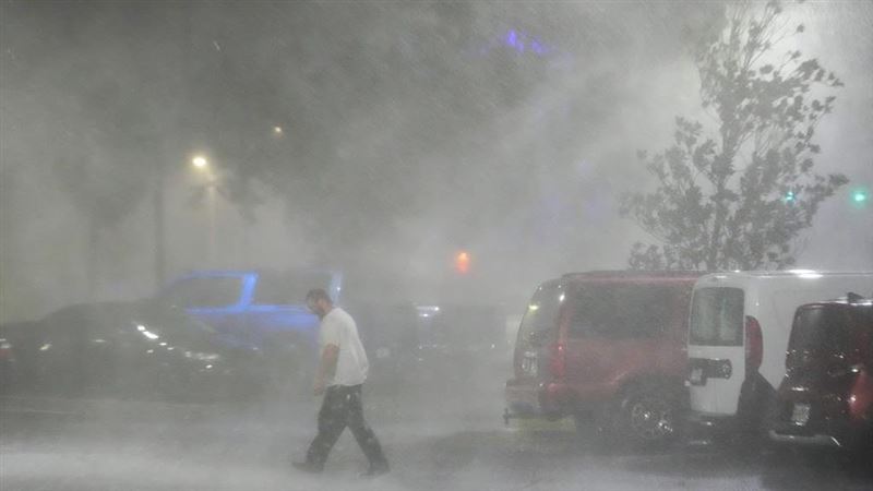 颶風密爾頓強襲佛州！「2龍捲風」釀重災 至少4死、逾320萬用戶停電 | 國際 | 三立新聞網 SETN.COM