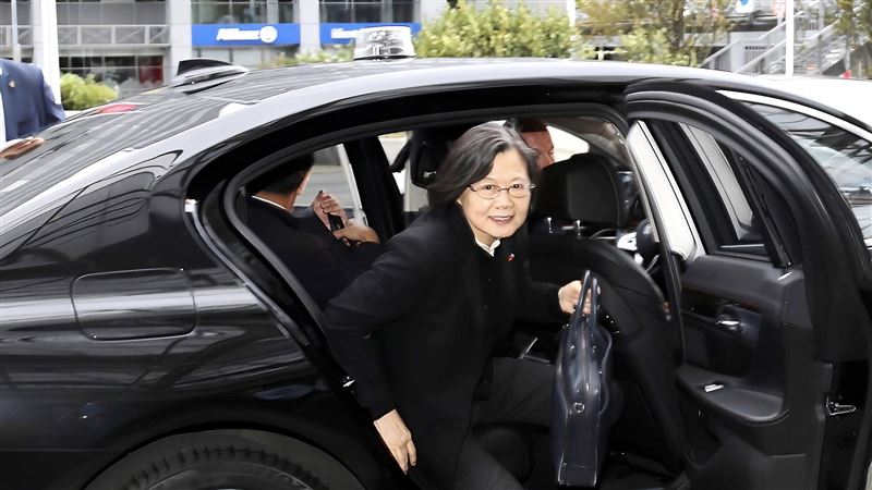 蔡英文首站抵達捷克！發文喊：最堅定夥伴之一 明出席「公元2000論壇」 | 政治 | 三立新聞網 SETN.COM
