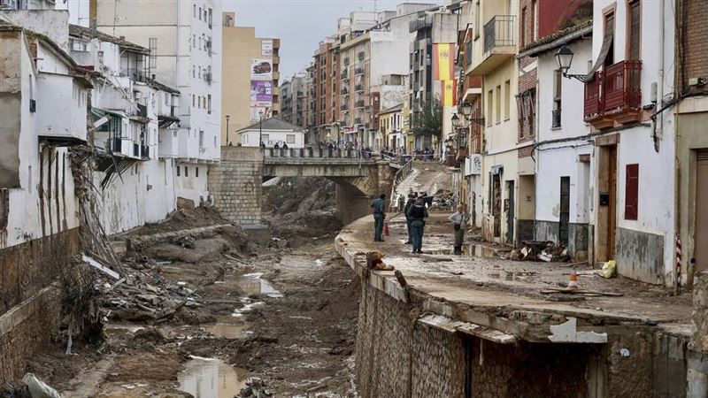 西班牙洪災失蹤者凶多吉少 準備容納400具遺體太平間 | 國際 | 三立新聞網 SETN.COM