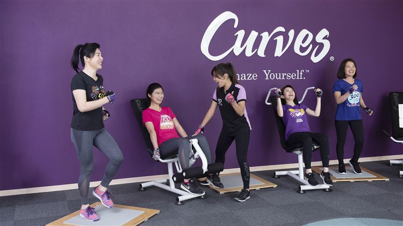 Curves女性增肌減脂賽！41歲鋼琴老師抱走10萬 「減脂52%」曝秘訣 | 生活 | 三立新聞網 SETN.COM