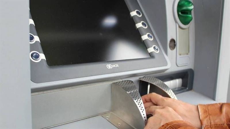 ATM存完錢「忘做這事」慘了 錢沒入帳她急報案…查監控見1幕崩潰 | 兩岸(大陸) | 三立新聞網 SETN.COM