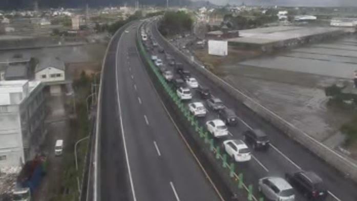 不斷更新／國5北上現車龍！時速剩14公里塞到紫爆 比腳踏車還要慢 | 生活 | 三立新聞網 SETN.COM