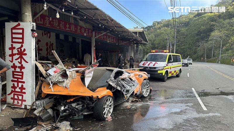幾乎全毀！1700萬麥拉倫超跑突失控 撞進台三線旁民宅 | 社會 | 三立新聞網 SETN.COM