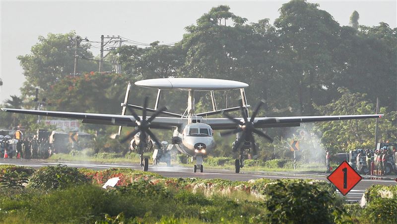 傳國防部黑名單廠商得標E-2K預警機組件？空軍：履約資格有疑慮未簽約 | 政治 | 三立新聞網 SETN.COM