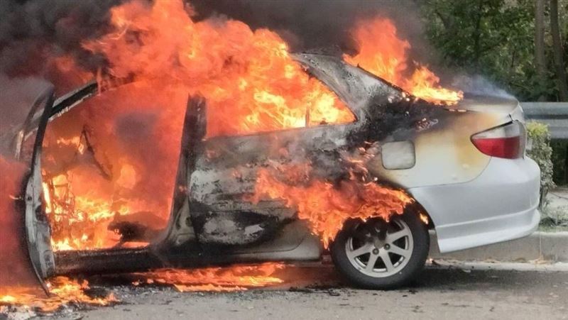 快訊／車輛故障突起火！妻逃生不及慘成焦屍 72歲男爬出脫困90%燒燙傷 | 社會 | 三立新聞網 SETN.COM