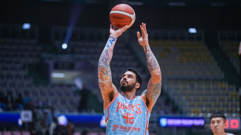 PLG／恐怖布依德3月連4場至少20分 穿「夜王」袖套是想像盧峻翔神準 | 運動 | 三立新聞網 SETN.COM