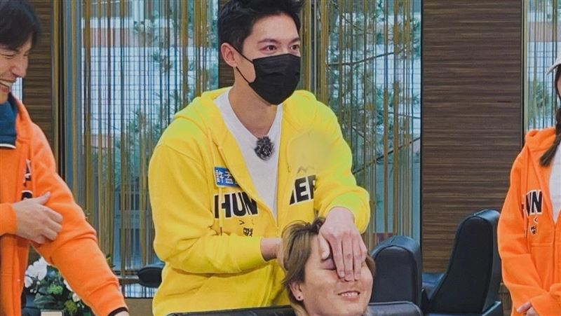 5566感情決裂？許孟哲病倒遭轟：很鳥 王仁甫聽不下去發聲 | 娛樂星聞