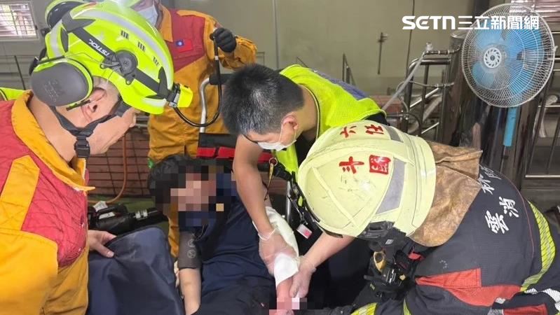 快訊／雲林食品加工廠驚悚意外！32歲女員工左手捲入攪拌機…嚴重骨折 | 社會 | 三立新聞網 SETN.COM