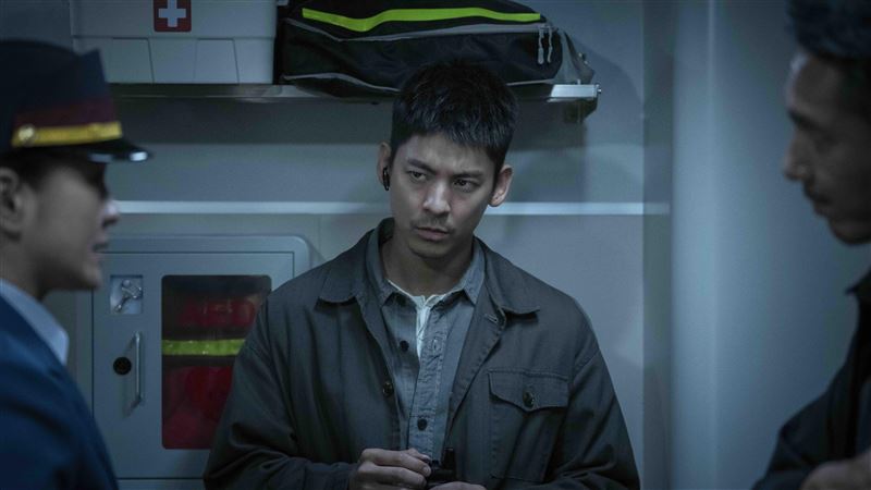 高鐵變死亡列車！林柏宏《96分鐘》「救全車人」宋芸樺變女打仔 | 娛樂星聞