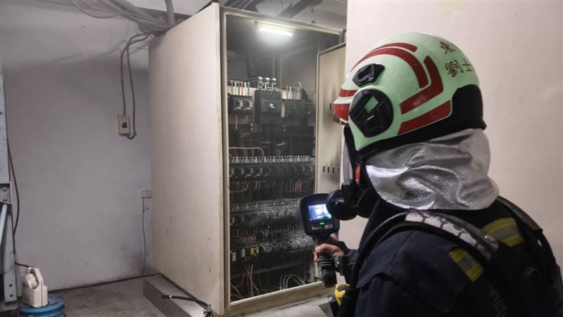 快訊／台中東勢農民醫院火警！地下室機房竄濃煙 緊急疏散150人 | 社會 | 三立新聞網 SETN.COM