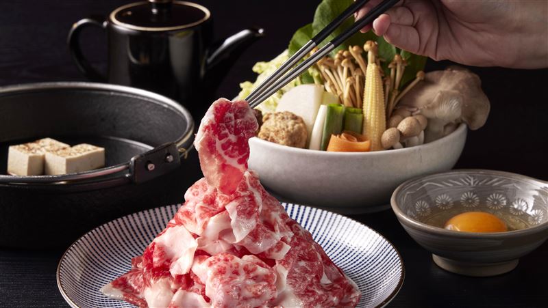 堆成火山的A5和牛480元就爽吃 bb.q優惠券現省1100！必吃1970老爸炸雞 | 生活 | 三立新聞網 SETN.COM