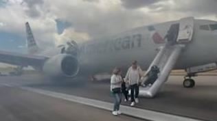 波音737 MAX 8又包！美航起飛驚傳起落架冒煙 179人滑梯逃命畫面曝 | 國際 | 三立新聞網 SETN.COM