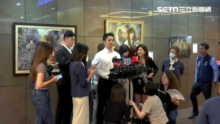 太太也用2400元粉底液？蔣萬安喊「真的考倒我了」：真的要回去問她 | 政治 | 三立新聞網 SETN.COM