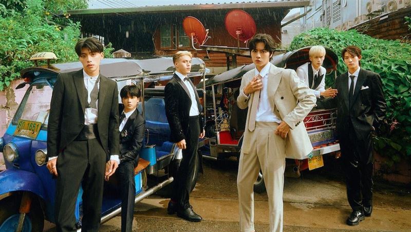 粉絲福利來了！Ozone成軍三週年曝喜訊 寫真書全新造型帥爆 | 娛樂星聞