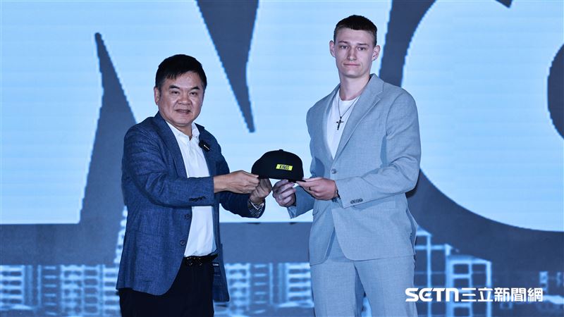 TPBL／不再是空氣！衛冕軍新北國王首輪第7順位選南非裔帥哥前鋒喬納森 | 運動 | 三立新聞網 SETN.COM