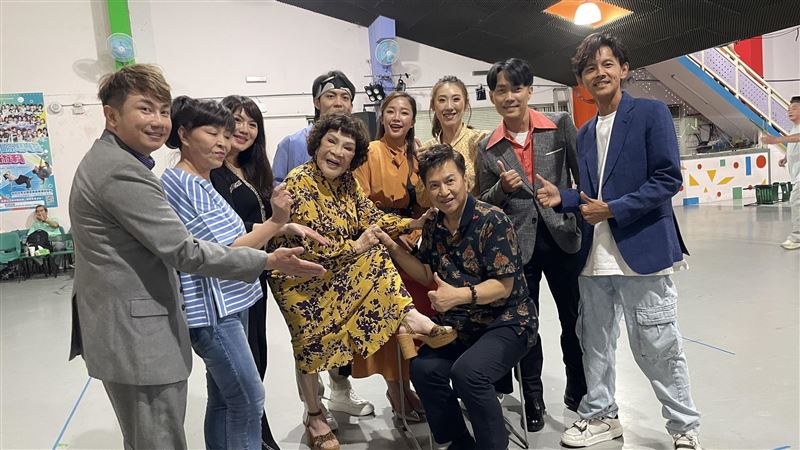 87歲阿姑周遊砸千萬演出「棺材本都拿光」 覺得已活夠：只想活到一百歲 | 娛樂星聞 | 三立新聞網 SETN.COM