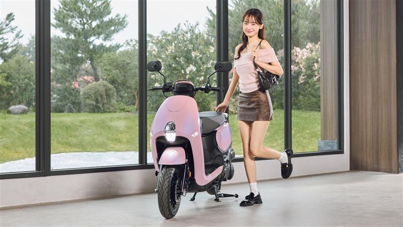 【怎能不愛車】女性風格車銷售冠軍 CLBCU再推粉色摩卡棕新色 | 汽車 | 三立新聞網 SETN.COM