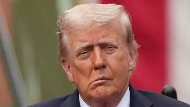 健康疑雲再起！川普出席911紀念儀式「半臉下垂」 疑中風前兆引熱議 | 國際 | 三立新聞網 SETN.COM