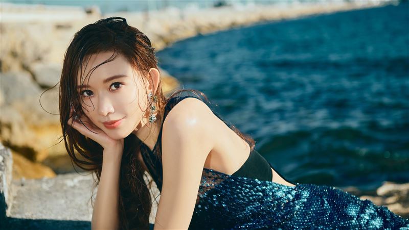 林志玲化身美人魚辣翻！「2026慈善年曆」首度曝光 絕美身影藏暖心情書 | 娛樂星聞