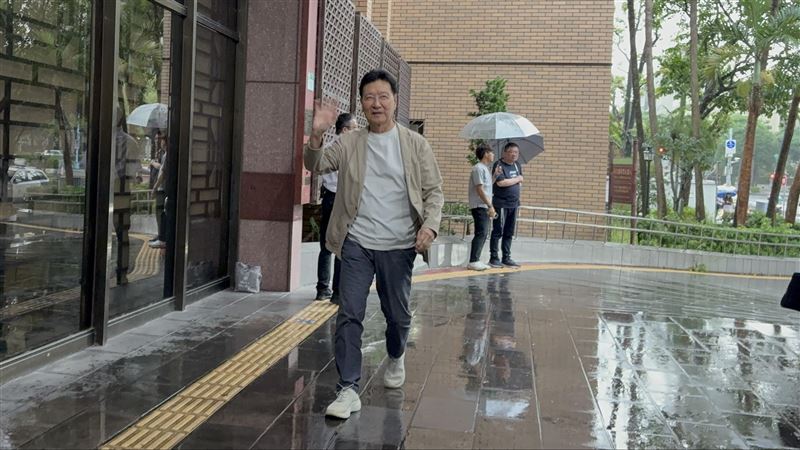 趙少康現身北檢！726大罷免投票公開亮票違反選罷法 檢察官傳喚說明 | 社會 | 三立新聞網 SETN.COM