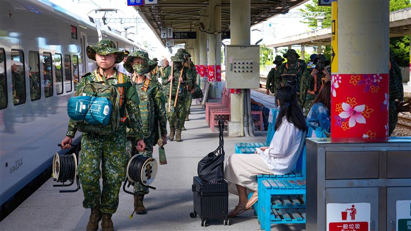 拚中秋前恢復災民正常生活！陸軍擴大救災效能：投入3000兵力 | 政治 | 三立新聞網 SETN.COM