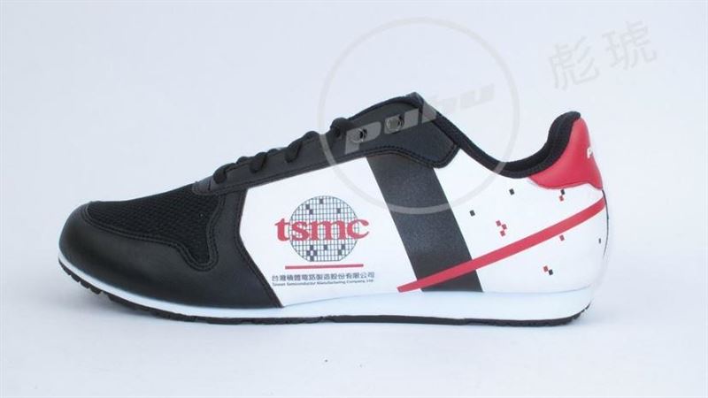 台積電運動會／就是愛台灣啦！魏哲家腳上TSMC神鞋爆紅 出自這家鞋廠 | 財經 | 三立新聞網 SETN.COM